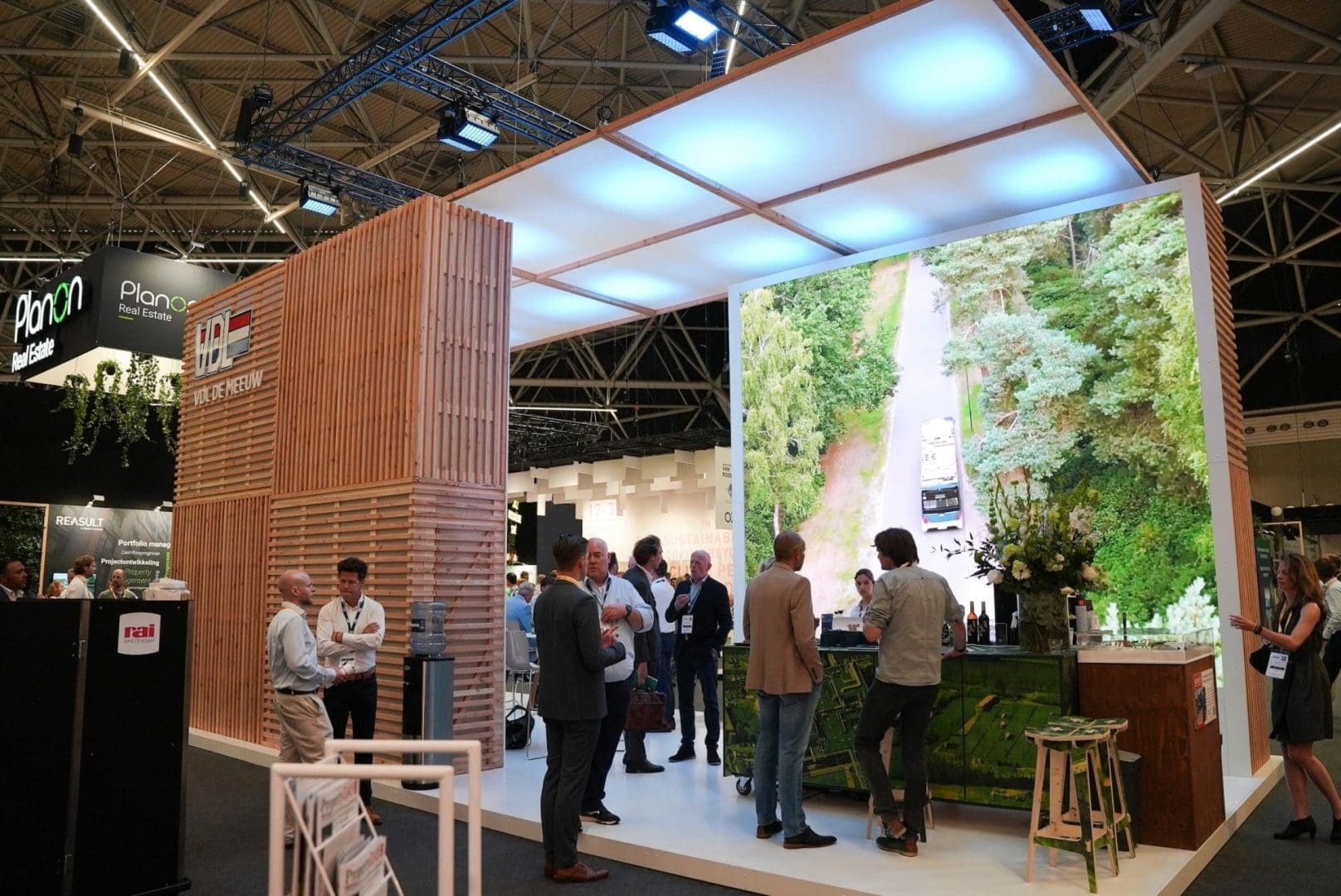 VDL De Meeuw tekent 3x op de Provada 2025